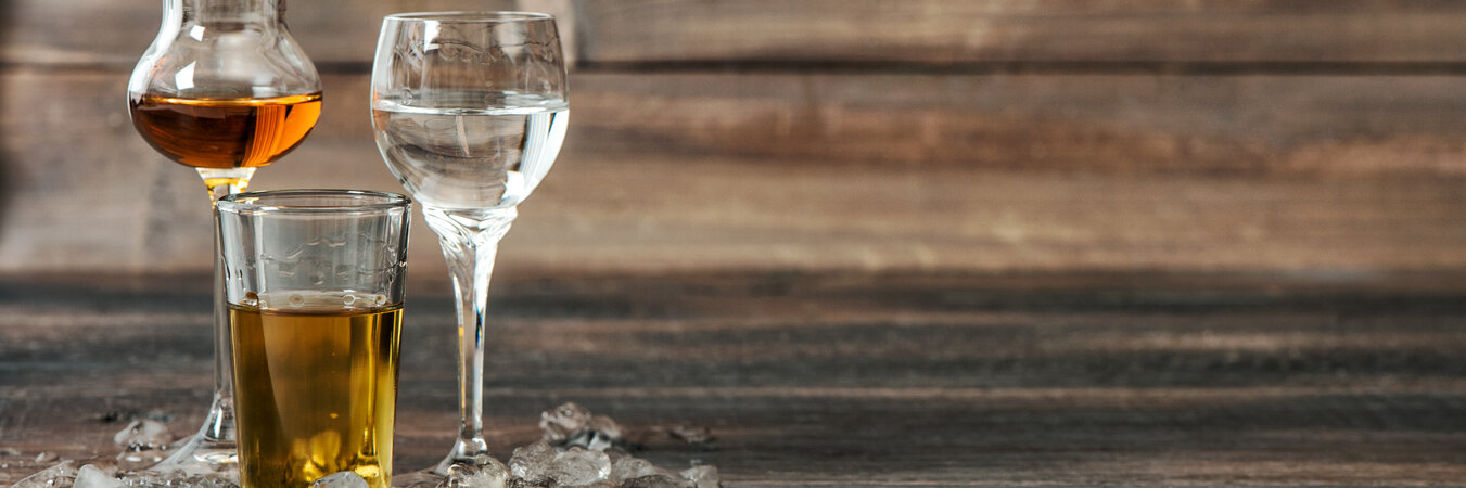 Køb snaps og akvavit – Klassiske og kreative | H.J. Hansen Vin